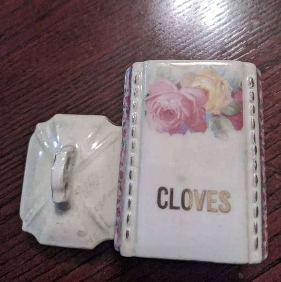 Accents | Storage Czechoslovakia Stamped 8 Ceramiccloves Container ...